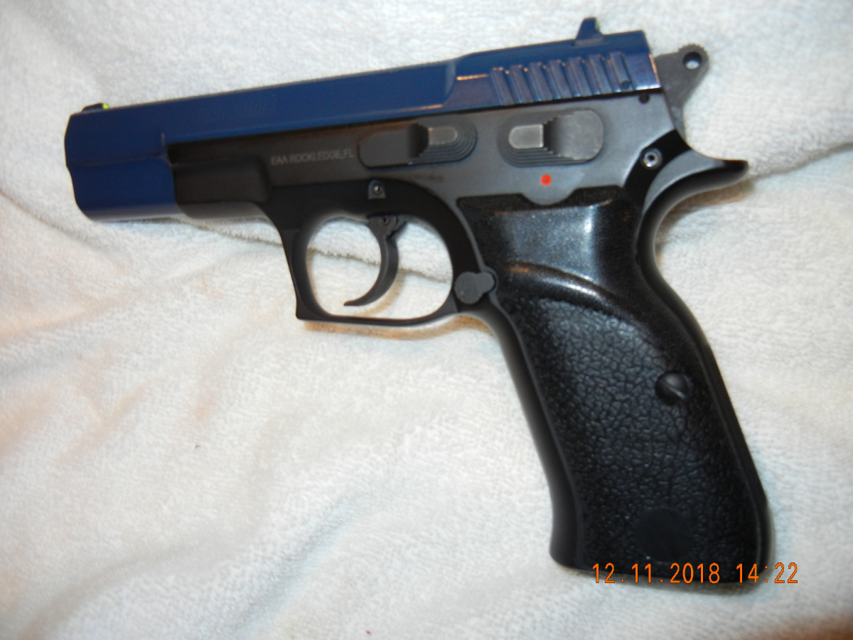 SAR Arms Sararms B6 HAWK 9mm semi auto pistol. 9mm Luger 17248745 ...