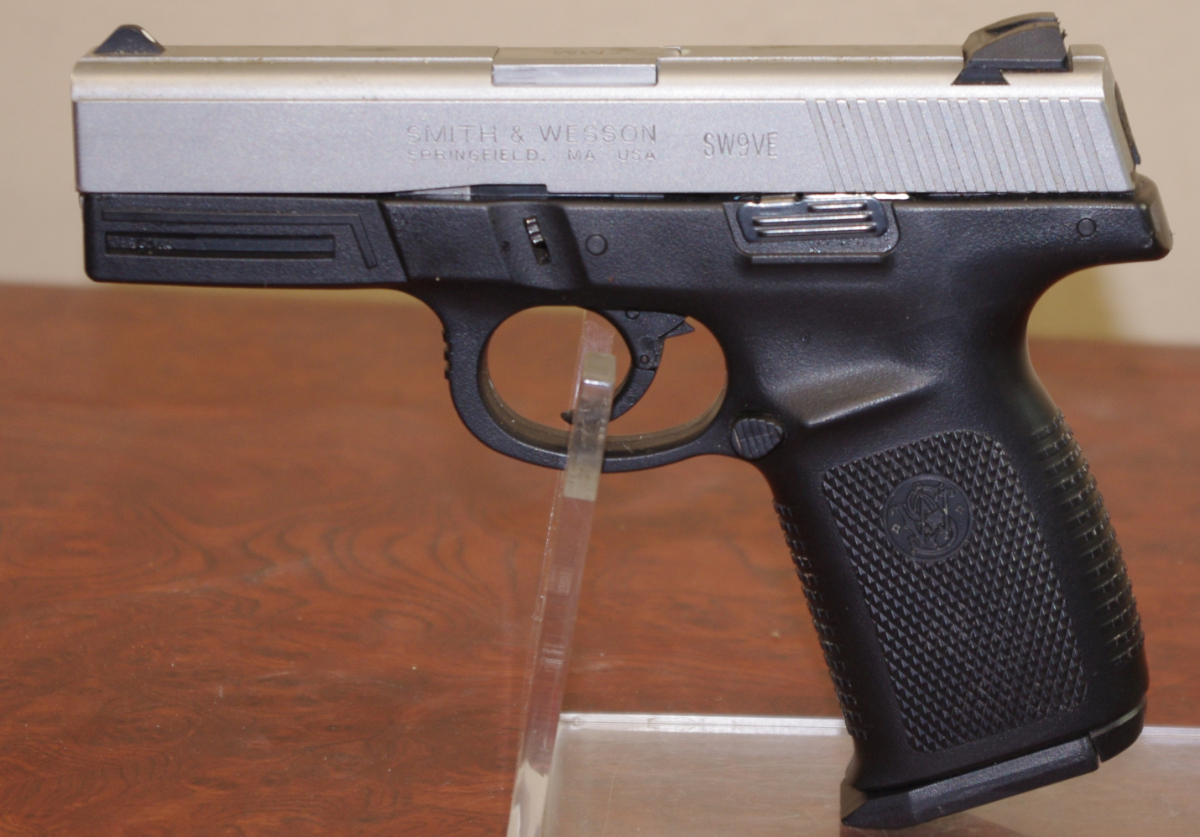 Smith & Wesson Model SW9VE Two Tone Tact. Rail High CapacityTake a LK ...