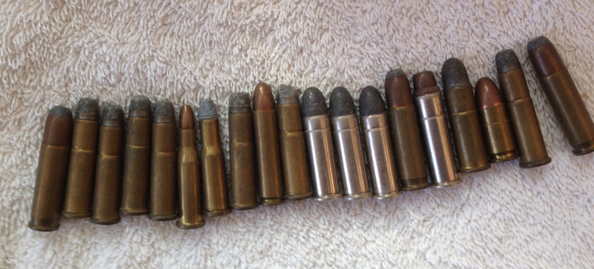 MISCELLANEOUS VINTAGE PISTOL REVOLVER CARTRIDGES 19 count 218 BEE 32 ...