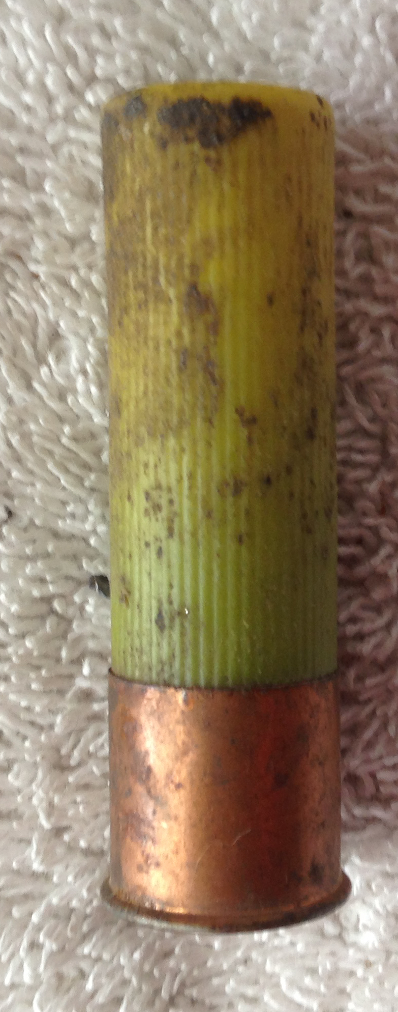 REMINGTON-PETERS 20 GAUGE SHOTGUN SHELL YELLOW RIBBED PLASTIC HULL ...