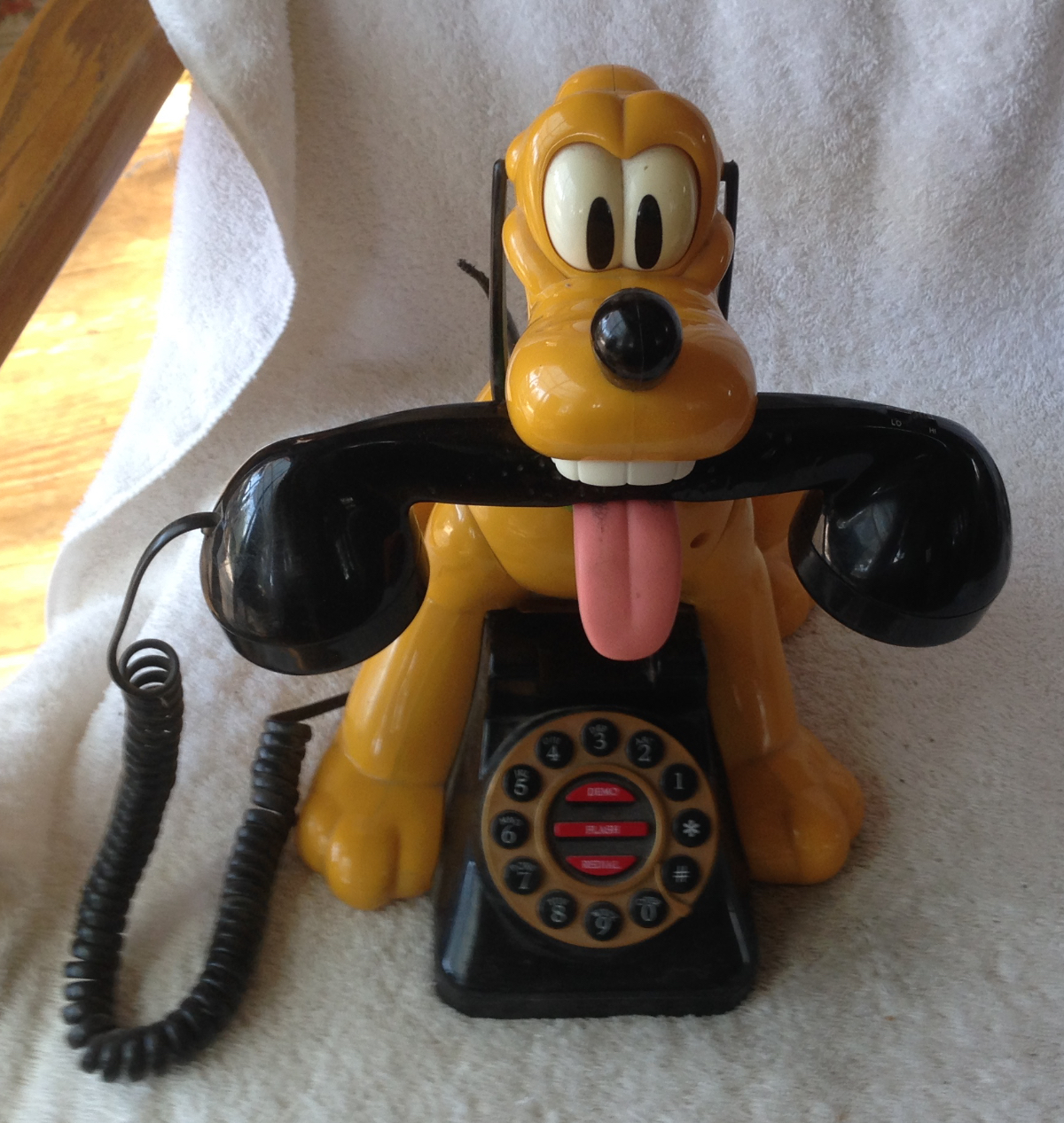 DISNEY`S PLUTO TALKING ANIMATED TELEPHONE BARKS WAGS TAIL EYES MOVE FCC ...