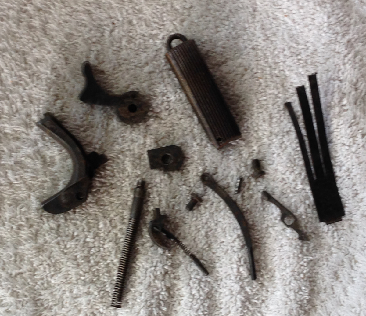 11 PIECES OF SMALL GUN PARTS M 1911 A1 45 AUTO SEMI AUTO PISTOL / 0606 ...