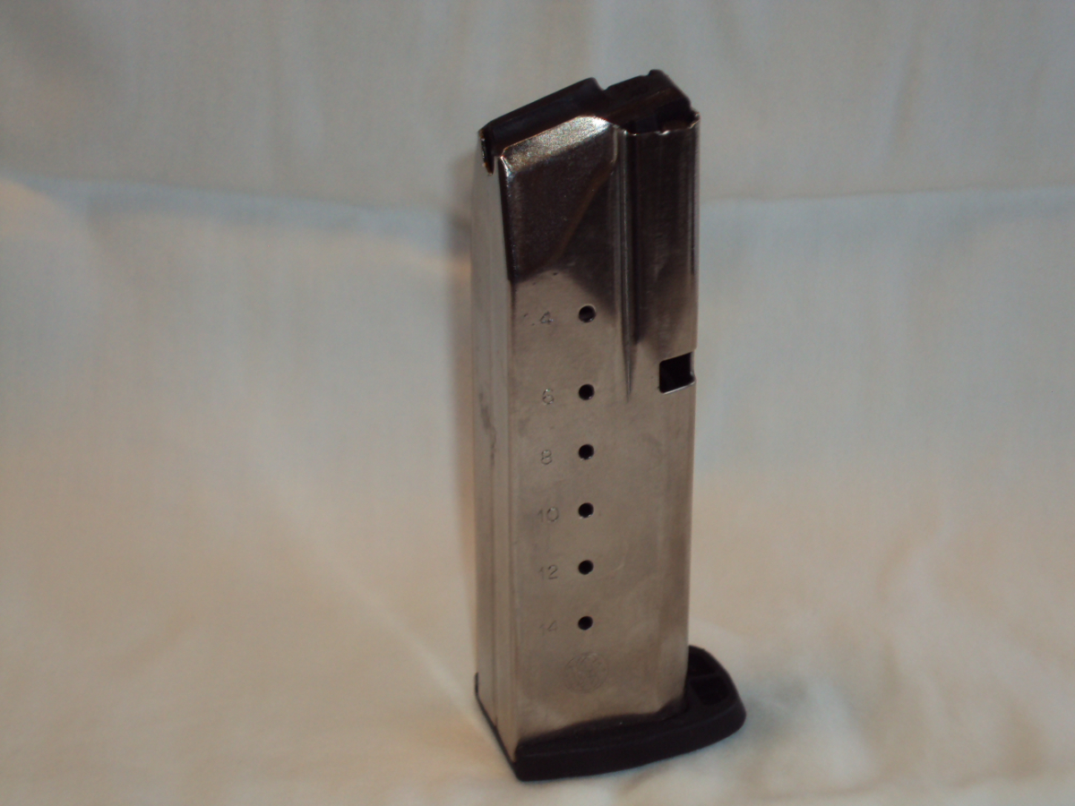 Magazine for Smith & Wesson SD in .40 Smith & Wesson 14 Round Capacity ...