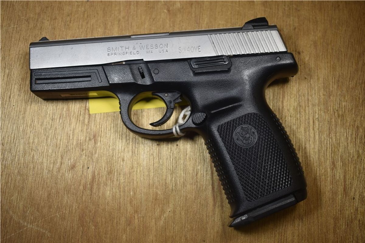 Smith & Wesson 40VE .40 S&W 17065058 - GunAuction.com