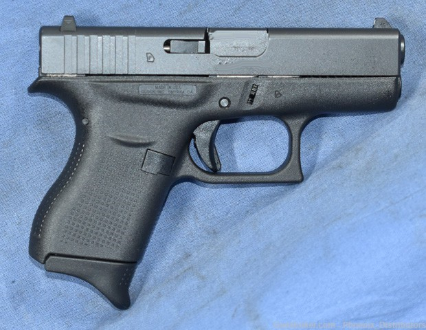 GLOCK 42 LIKE NEW CAL .380 .380 ACP 17307982 - GunAuction.com