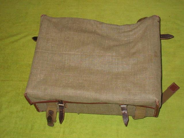 WWII RUSSIAN RADIO COMMUNICATION BACK PACK 10084918 - GunAuction.com