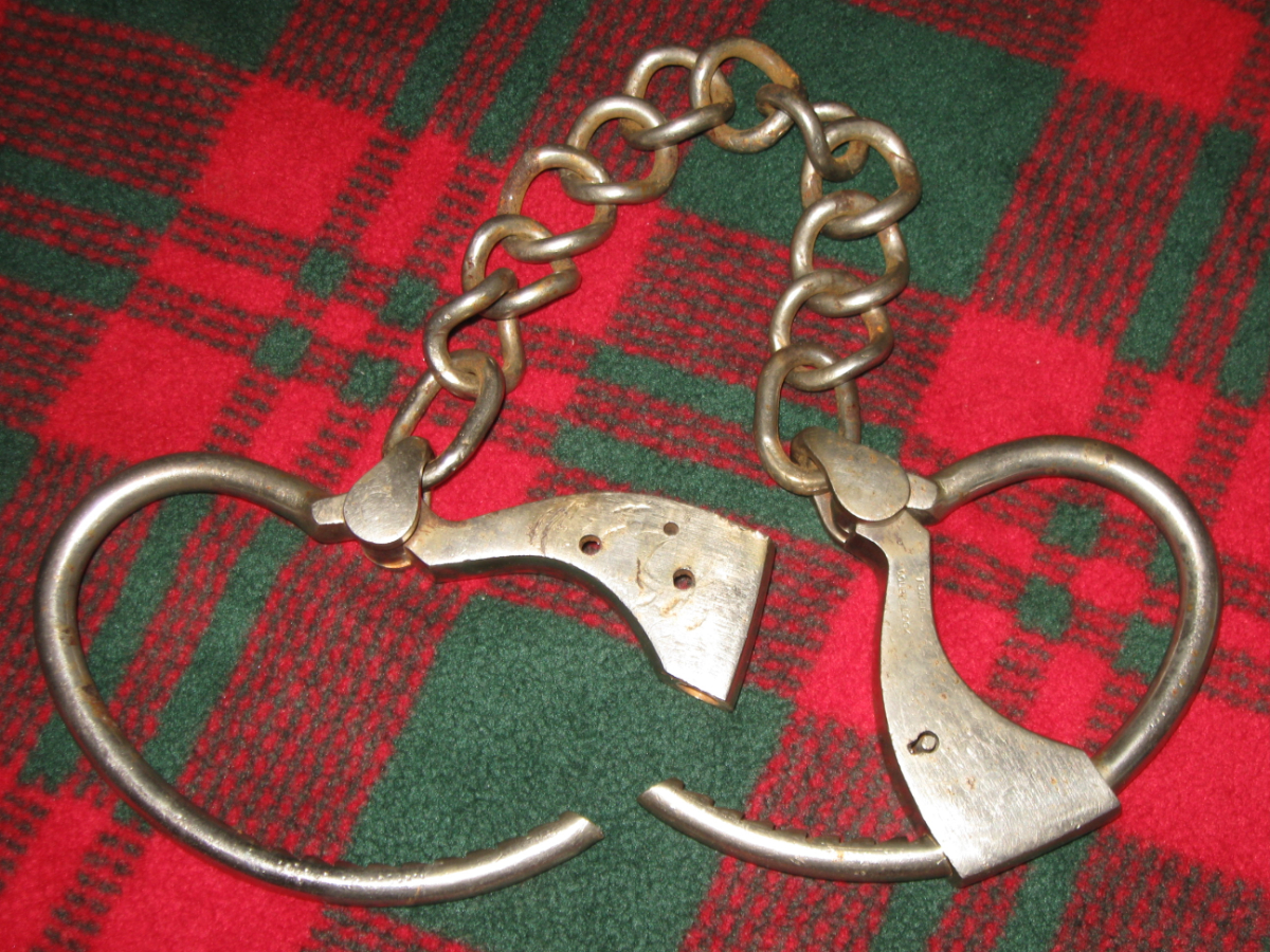 TOWER'S ANTIQUE DOUBLE LOCK LEG SHACKLES RESTRAINT W/12 INCH HEAVY ...