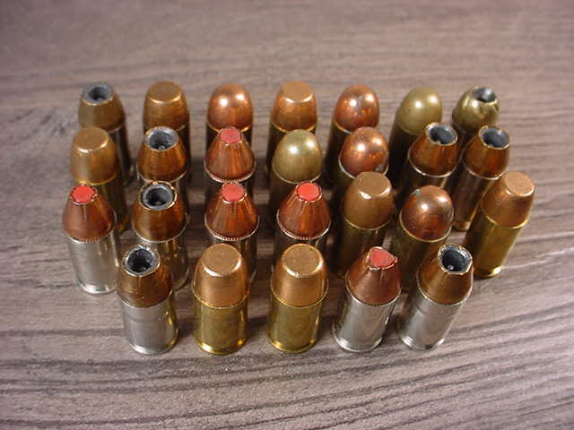 26 Rounds of Mixed Manufacture .380 Auto. Full Metal Jacket & Jacketed ...