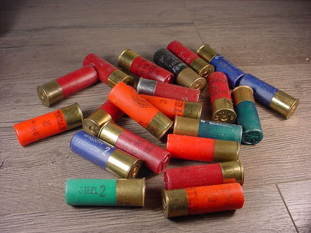 21 Rounds of Mixed Manufacture Lead & Steel 12 Gauge Number 2 Shot ...