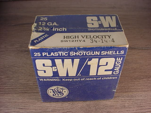 Smith & Wesson Box of S&W High Velocity 12 Gauge Number 4 Shot 17337162 ...
