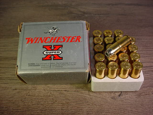 Box of Winchester Super-X Silvertip .45 Colt Jacketed Hollow Point .45 ...