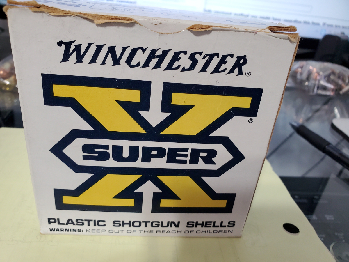 ONE BOX OF 20 SHELLS. SUPER-X WINCHESTER 12 GA 17142002 - GunAuction.com