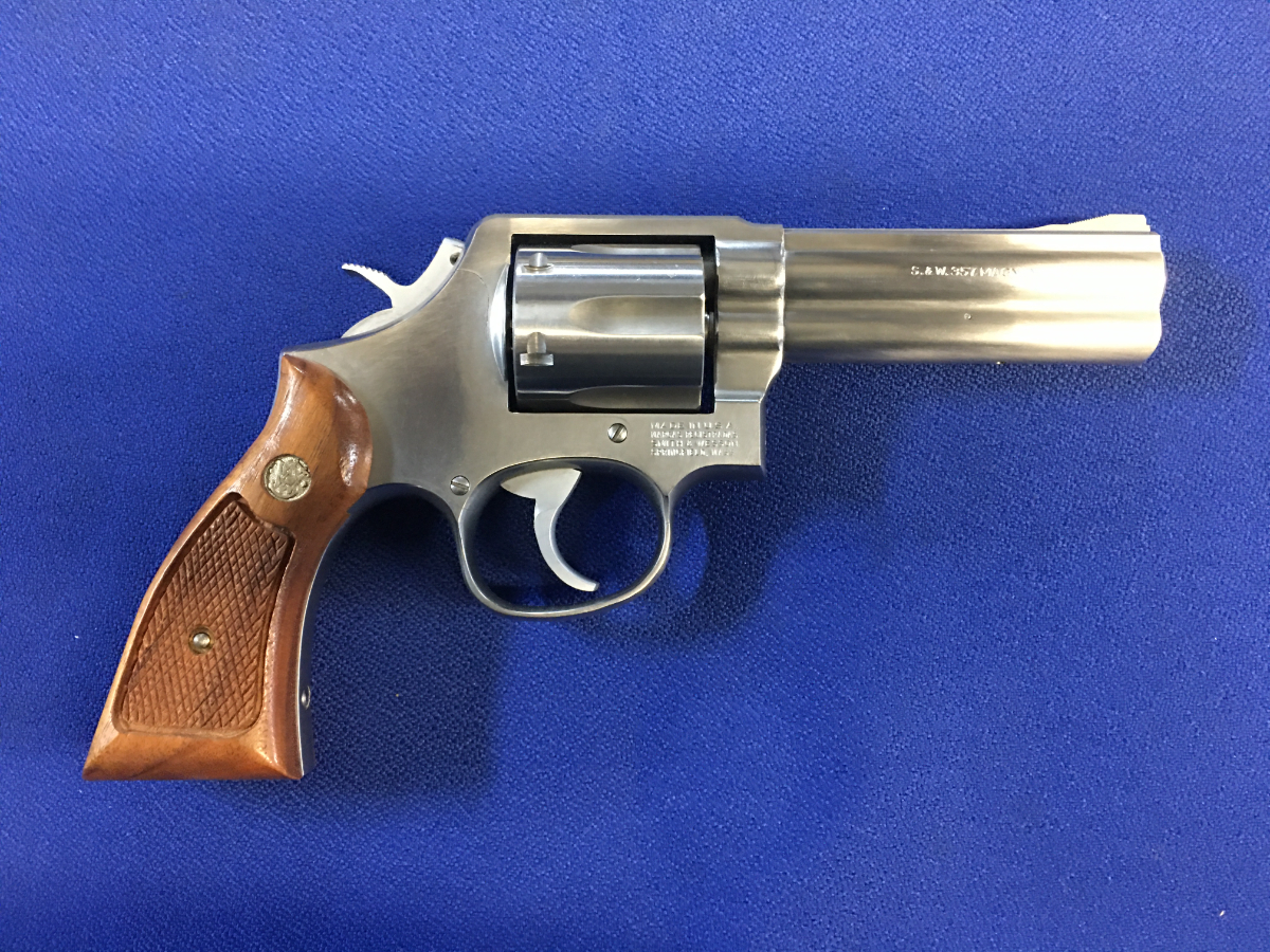 Smith & Wesson MODEL 681, COMES W/ FACTORY BOX & PAPERS, CHAMBERED IN ...