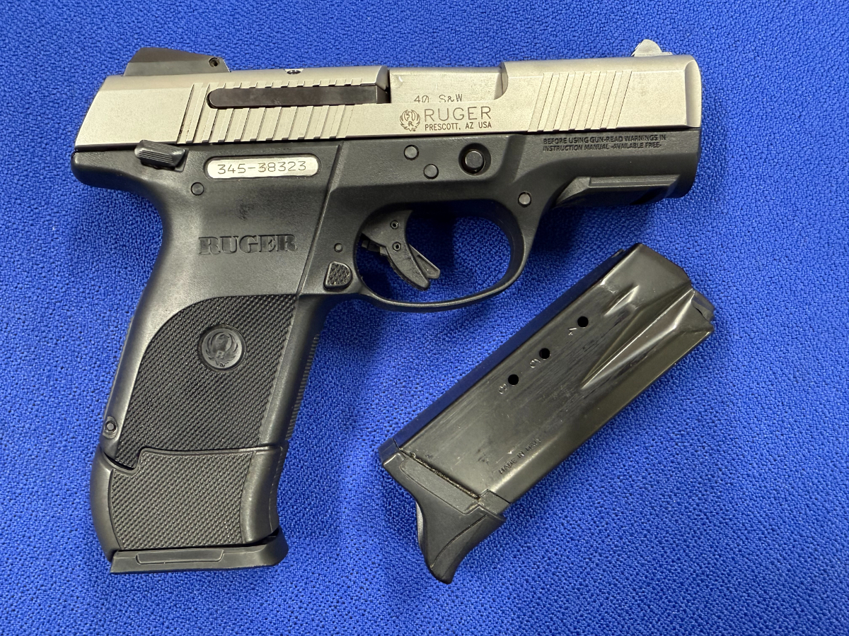 Ruger SR40C, COMES W/ HARD CASE & EXTRA MAGAZINE, CHAMBERED IN .40 S&W ...