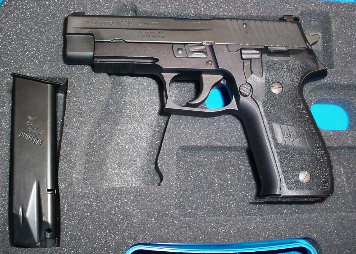 SIG Sauer MODEL P226 40 CAL PISTOL WITH 3 FACTORY MAGS NS .40 S&W ...