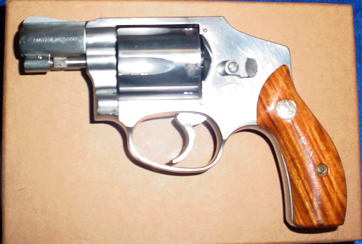 Smith & Wesson MODEL 640 STAINLESS 38 SPECIAL CALIBER 2 INCH REVOLVER ...