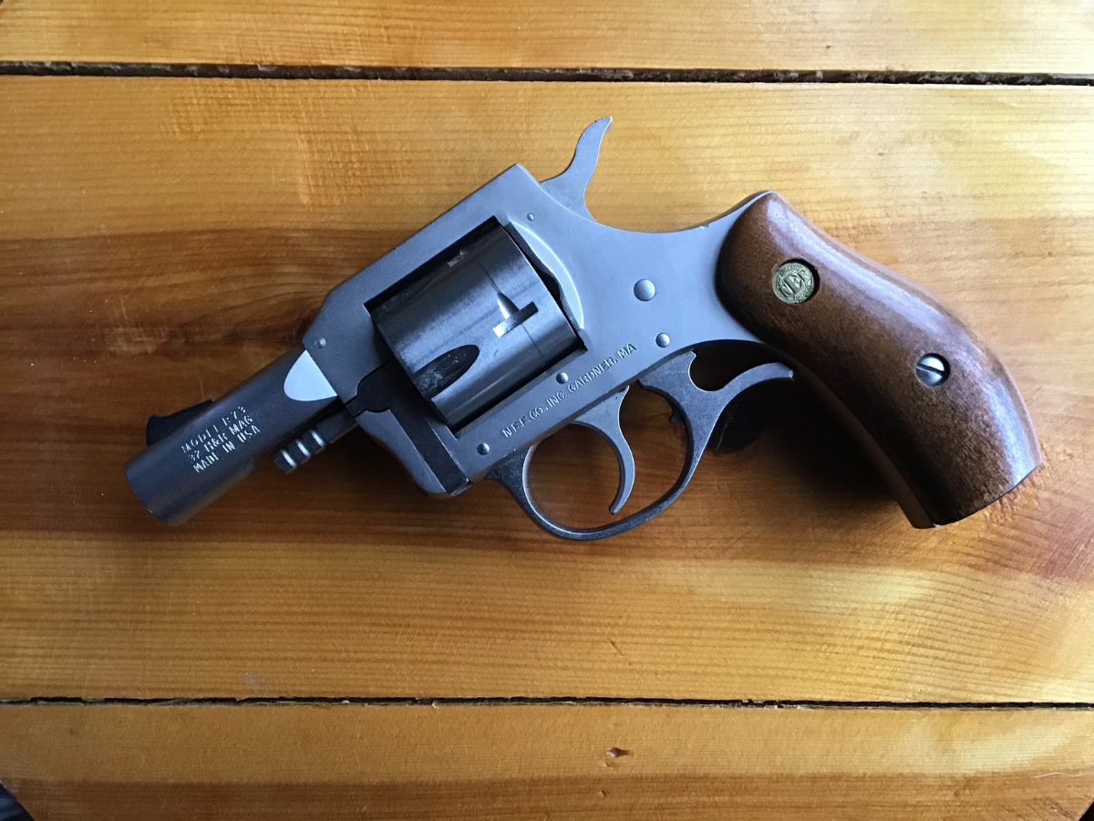 New England Arms N. E. F H&R 32 magnum r73 shoots all 32 ammo ...