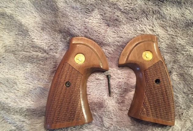 Colt Python Wood Grips from Original Manufacturer 17151799 - GunAuction.com
