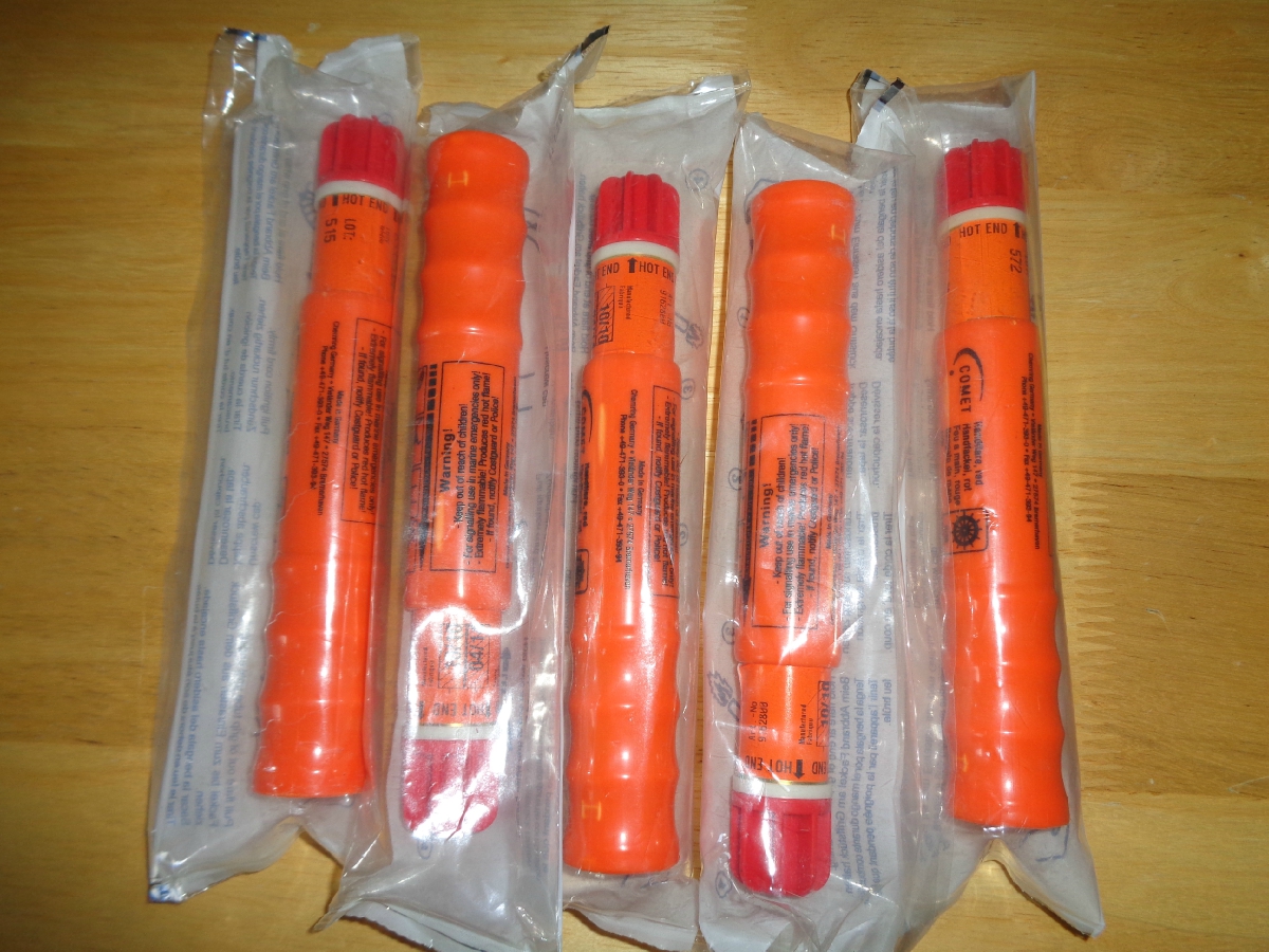 Pains Wessex MK8 Red Handheld Flares 17025074 - GunAuction.com