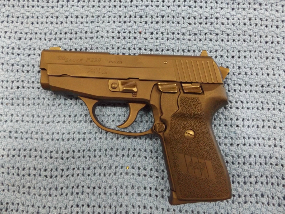 Sig Sauer P239 .40 Cal 1/7 Magazine And Original Box .40 S&W For Sale ...