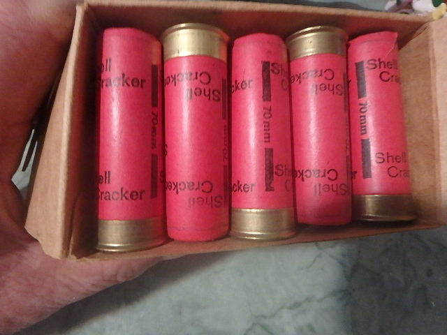 FULL 12 GA BOX STONECO DENVER,COLORADO CRACKER SHELLS 12 GA 16904437 ...