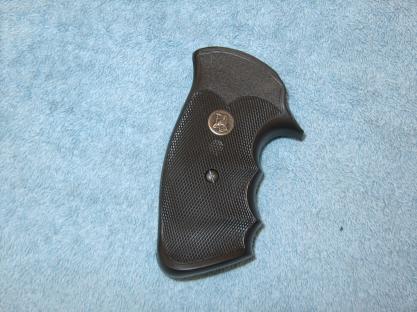 Taurus Med Frame 65 80 96 Gripper Grips Pachmayr For Sale at GunAuction ...