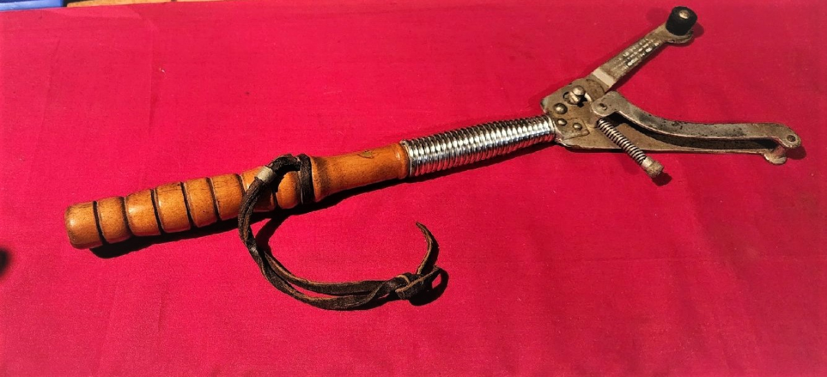 Hand Held Winchester/ Western Clay Pigeon Thrower - Antique Collectable ...