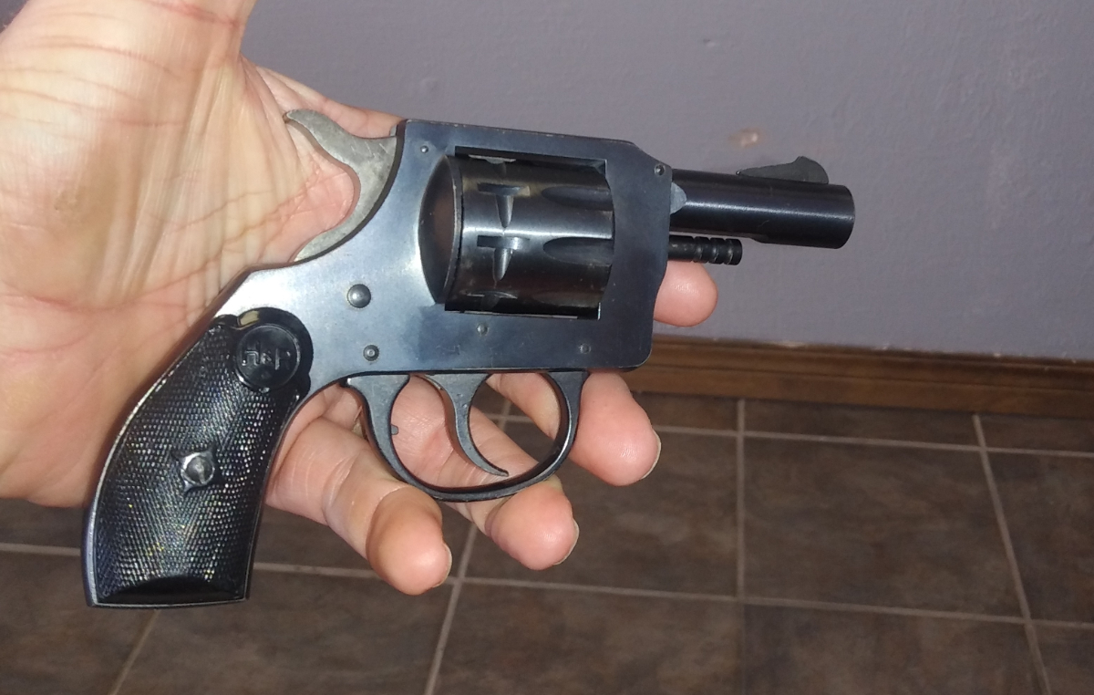 Harrington & Richardson H&R 9 shot .22 revolver, 929, Looks great ...