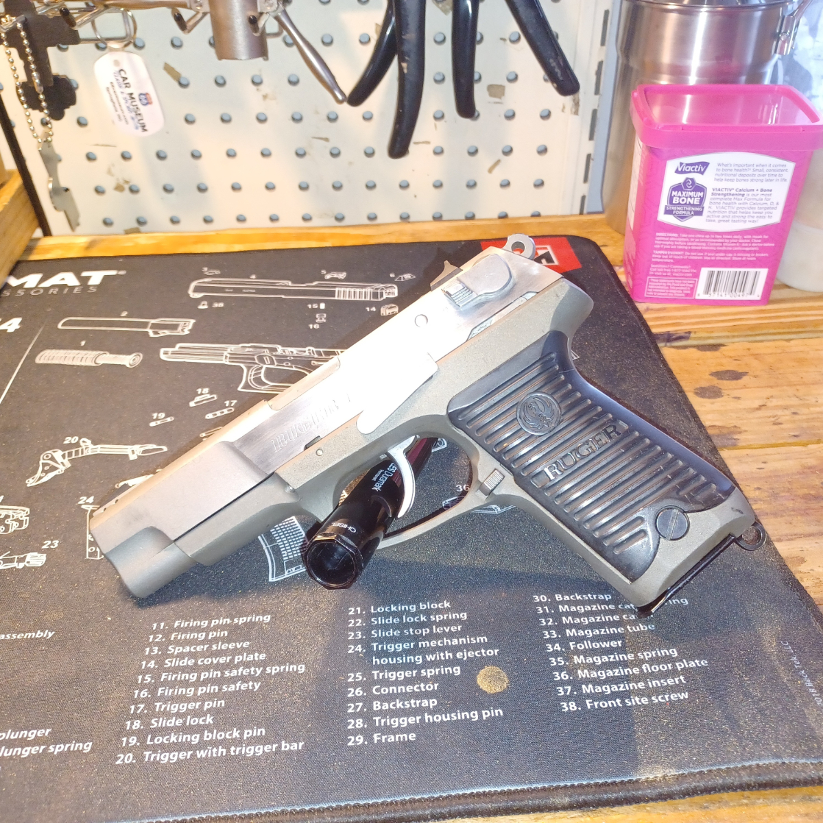Ruger P89DC, 9mm brick, heavy, big, will never fail. 17 round magazine ...