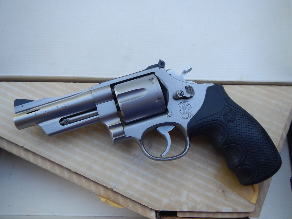 Smith & Wesson S&W 629-2 mountain gun 4" Magna Ported with box and ...