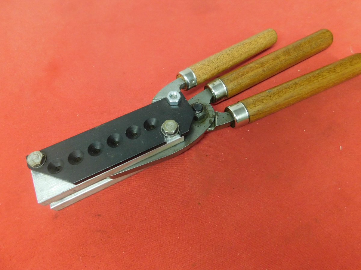 Lee 6 Cavity Bullet Mold 45 Colt .45 Colt For Sale at GunAuction.com ...