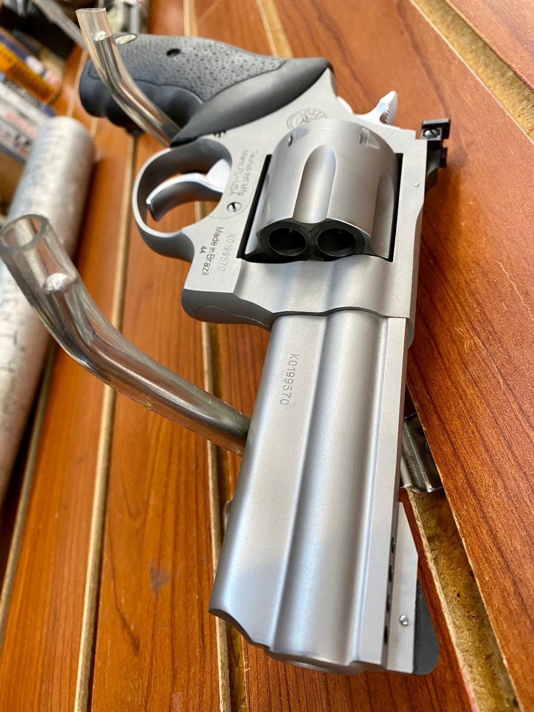 2-440049 S. S. 4 INCH SIX ROUNDS TAURUS VERY NICE .44 MAG .44 Mag ...