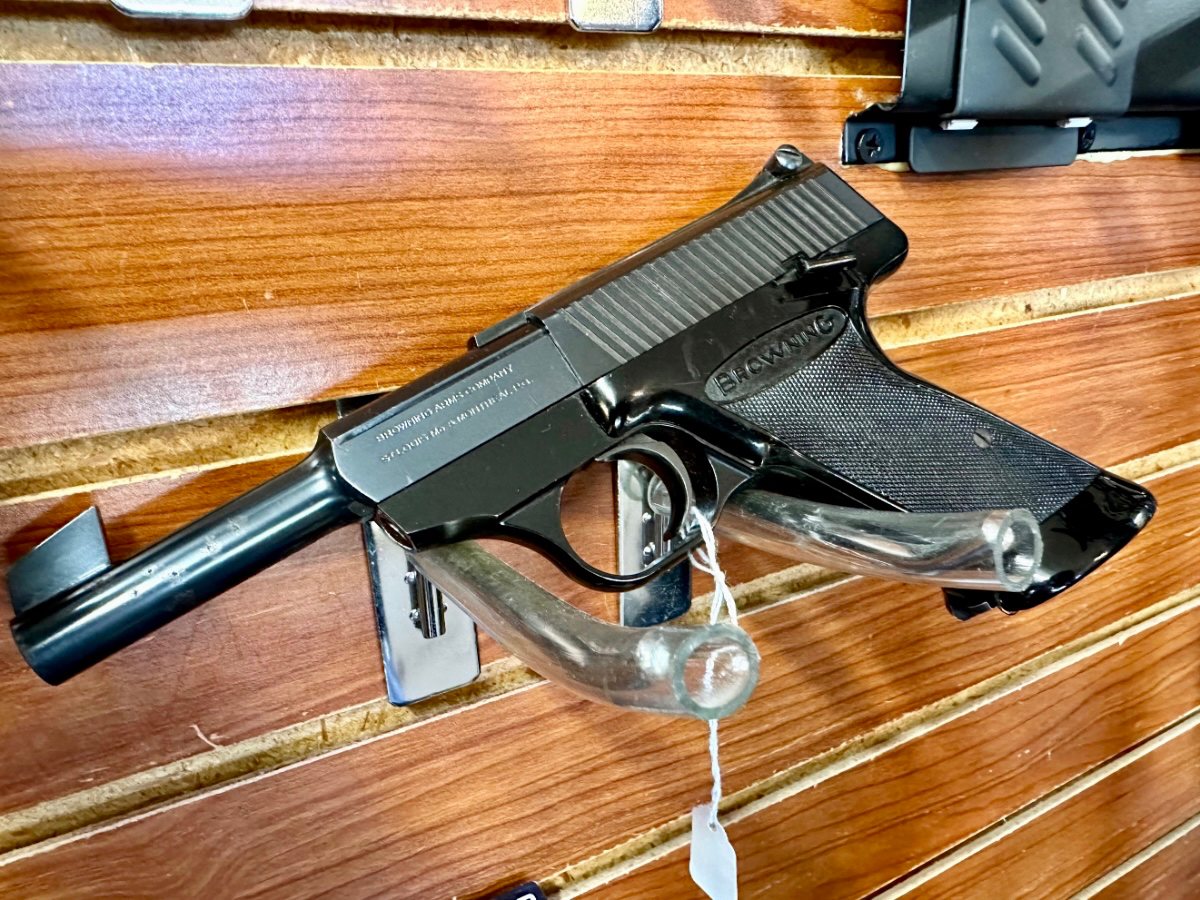 Pictures: Browning Belgium .22lr #5826P2 one magazine pitting left side ...