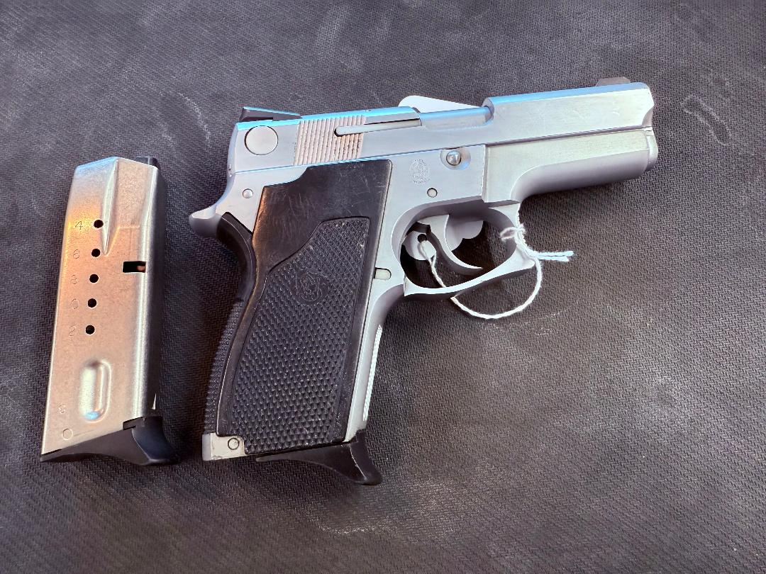 Smith & Wesson MODEL 469 9MM WITH TWO MAGAZINES #TAB6513 9mm Luger ...