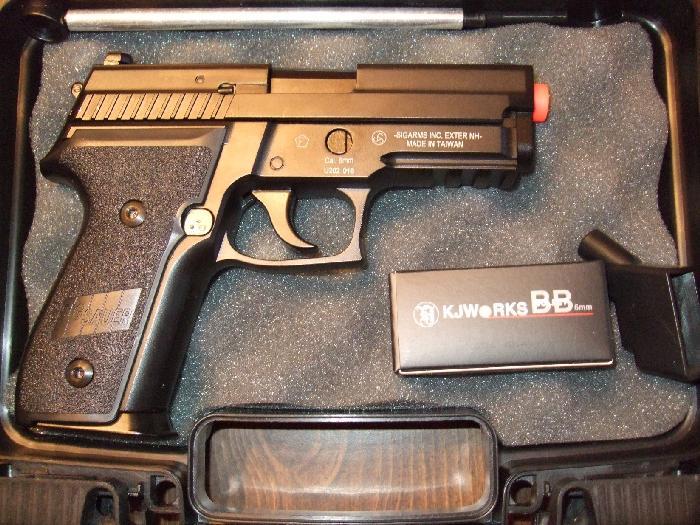 SIG Sauer SIG 229R AIRSOFT 6mm Air Pistol .22 LR 8766608 - GunAuction.com