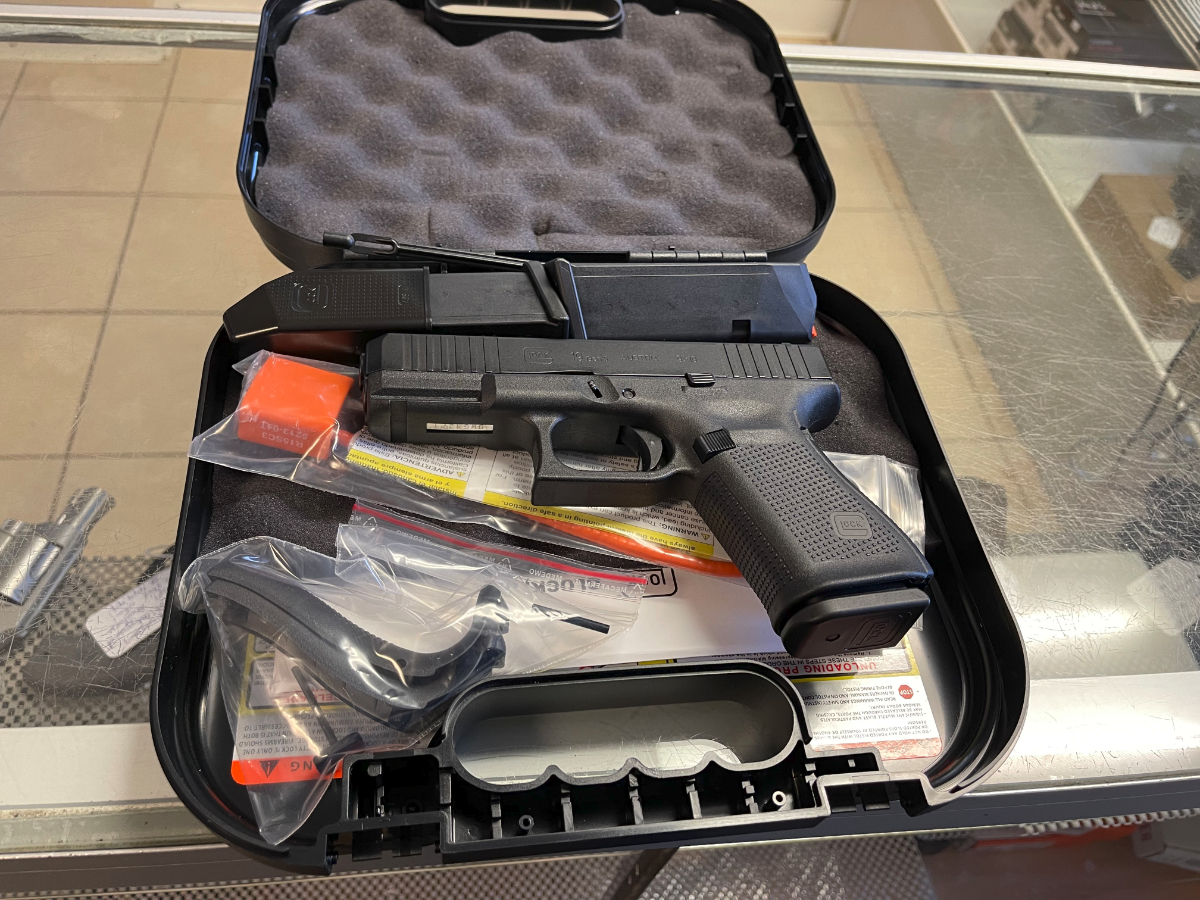 Glock G19 Gen5 Compact 4.02 Inch Barrel 15+1 Overall Black Finish with ...