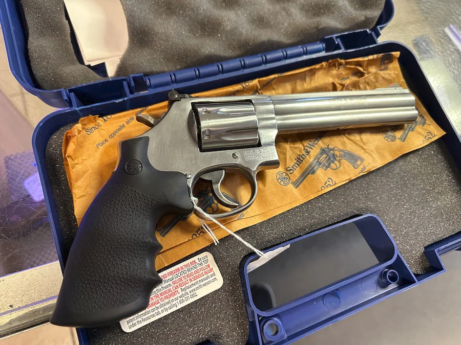 SMITH & WESSON 686 PLUS 6 INCH BARREL 7 SHOT CYLINDER STAINLESS ...