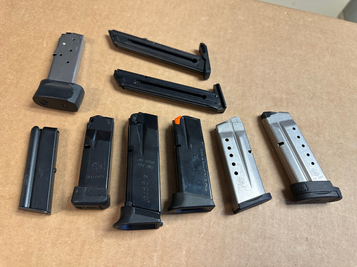 NICE LARGE LOT OF ASSORTED PISTOL MAGAZINES IN EXCELLENT WORKING ...
