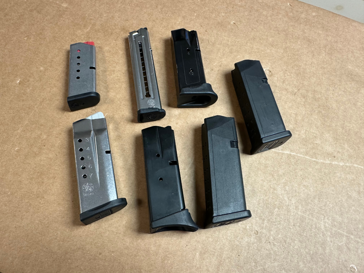 NICE LOT OF 7 ASSORTED PISTOL MAGAZINES ALL IN GREAT CONDITION AS IS ...