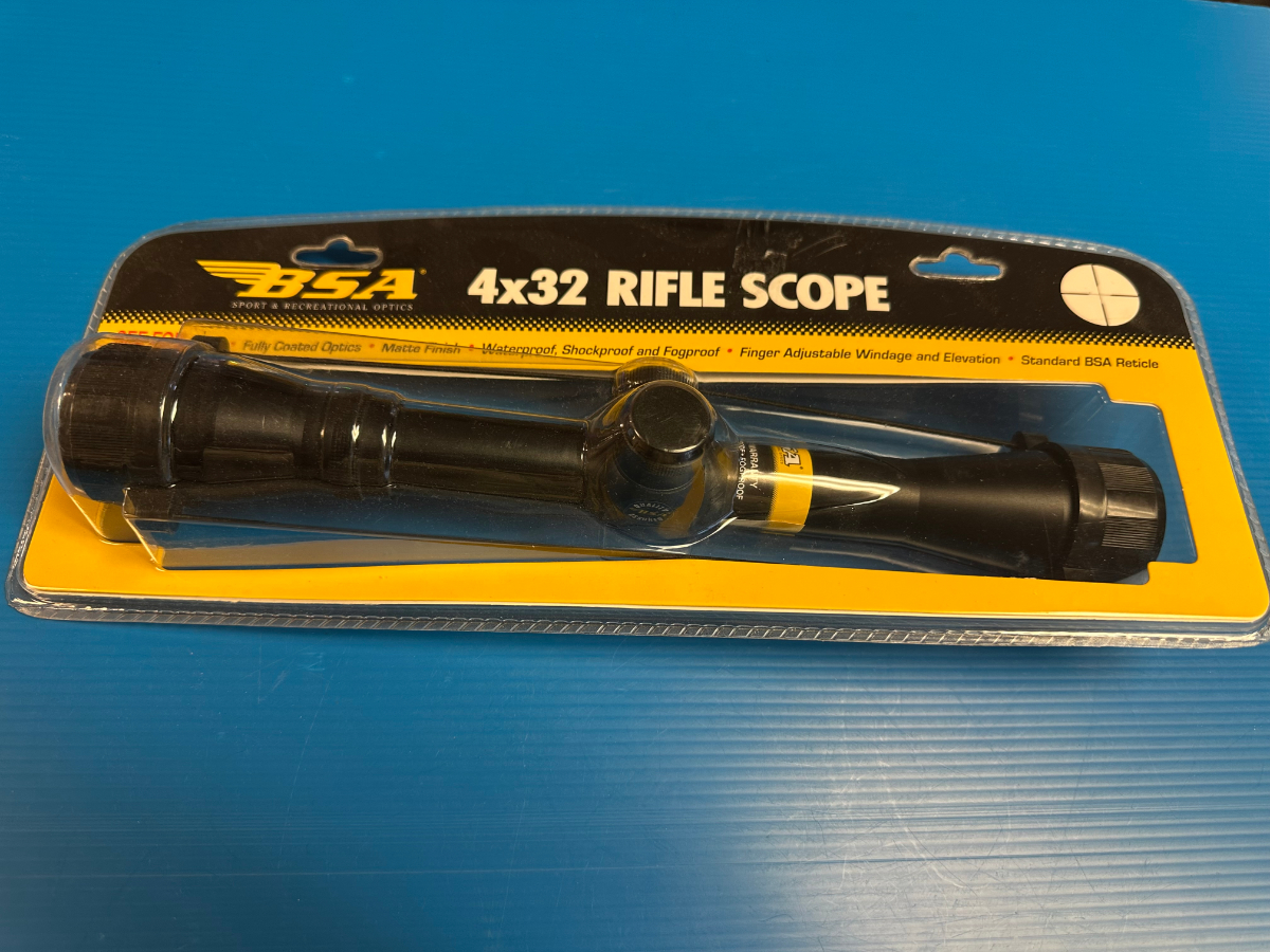 Birmingham Small Arms NICE BRAND NEW 4X32 BSA RIFLE SCOPE NEW IN CLAM ...