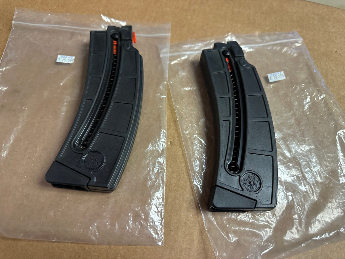 NICE LOT OF TWO 25 ROUND SMITH & WESSON M&P 22 MAGAZINES EXCELLENT .22 ...
