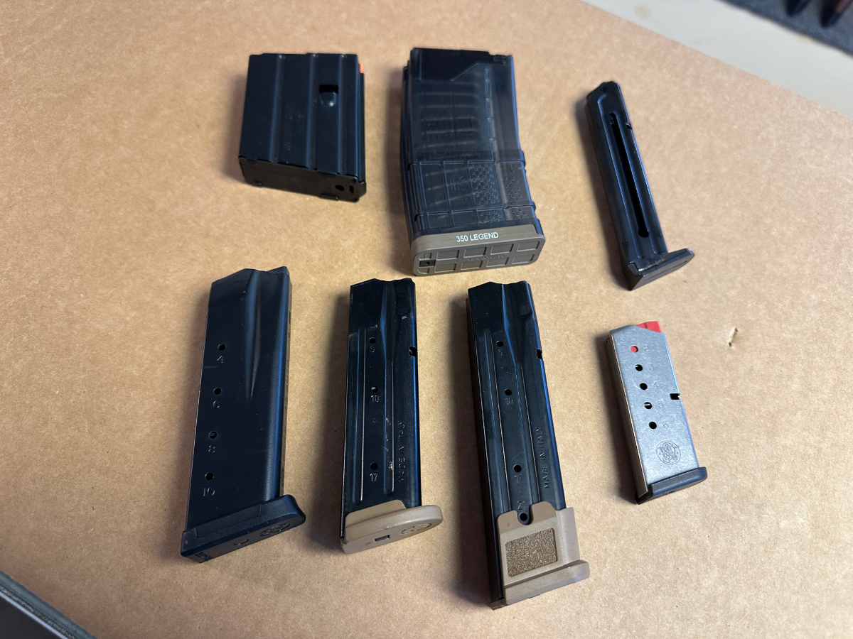 NICE LOT OF ASSORTED FIREARM MAGAZINES ALL IN GREAT CONDITION AS IS ...