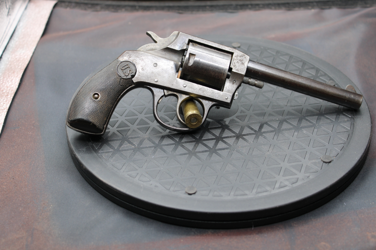 U. S. REVOLVER CO. .32 LONG COLT 6 ROUND. REVOLVER .32 S&W Long ...