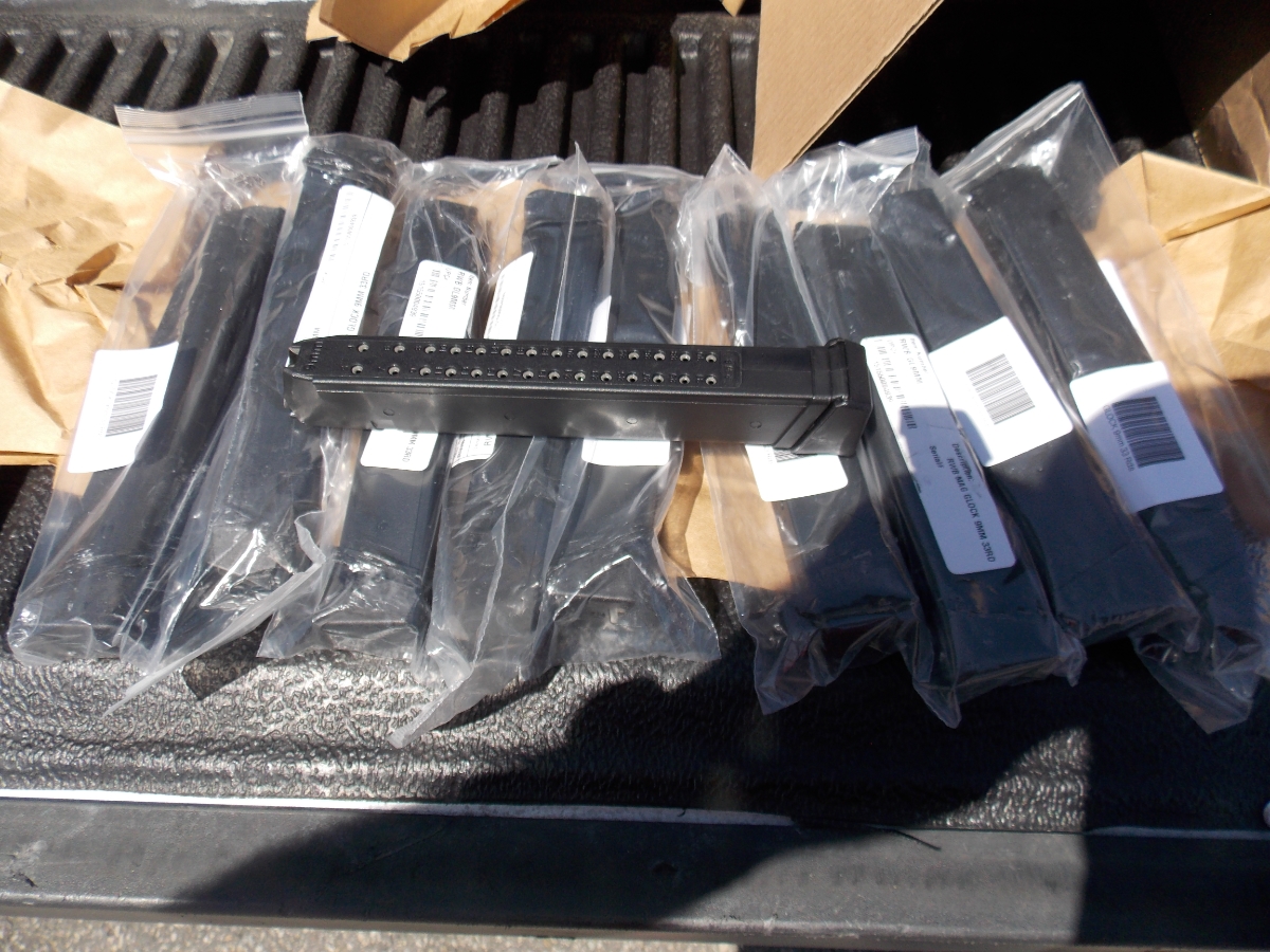 Glock 9 Mm Holds 33 Rounds Clips 10 Total For One Price No Reserve 9mm ...