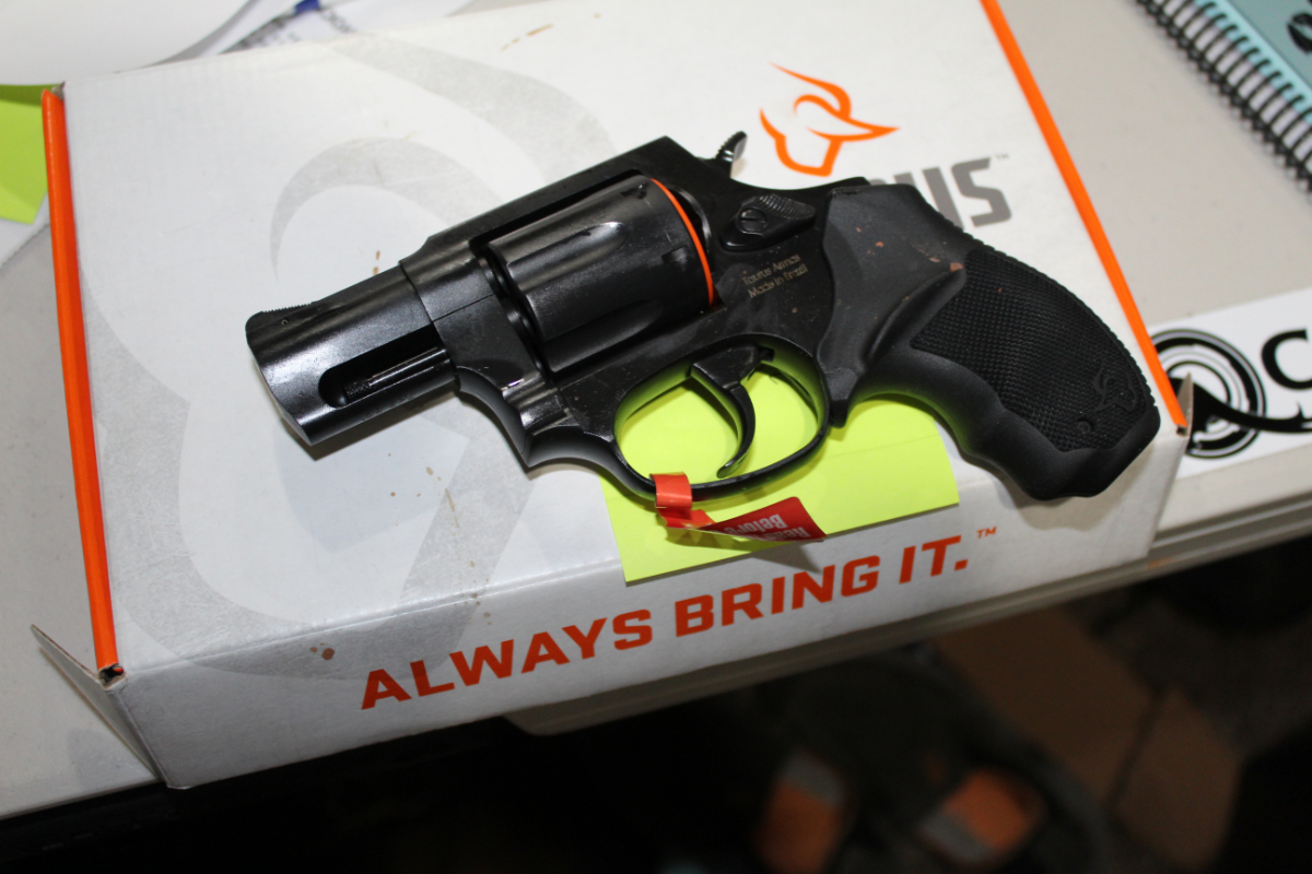 TAURUS 856 IN 38 SPECIAL SNUBBY NO RESERVE .38 Special 17134440 ...