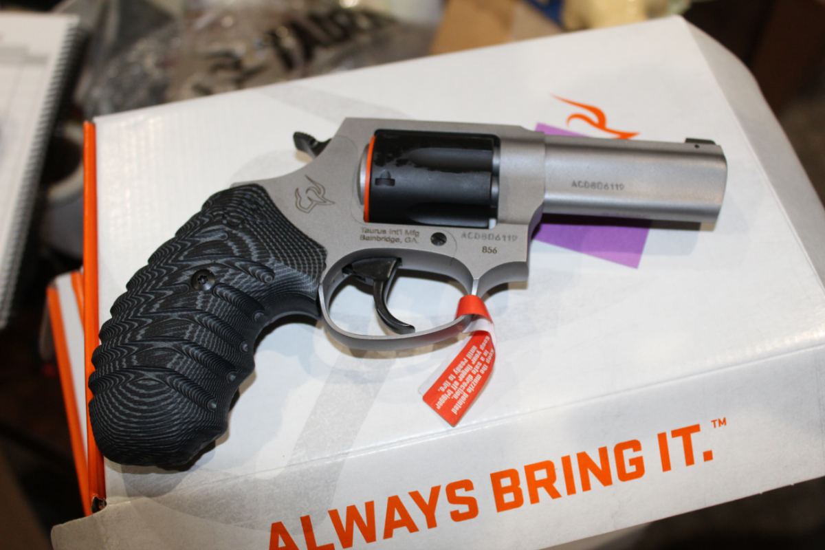 TAURUS 856 IN 38 SPECIAL 3 INCH WITH VZ GRIP NO RESERVE .38 Caliber ...