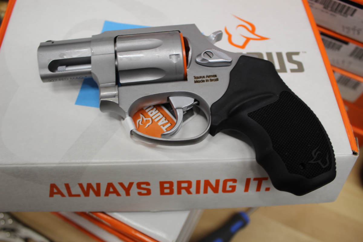 TAURUS 327 FEDERAL, 32 H&R MAG. 32 S&W SHOOTS ALL 3 CALIBERS NO RESERVE ...
